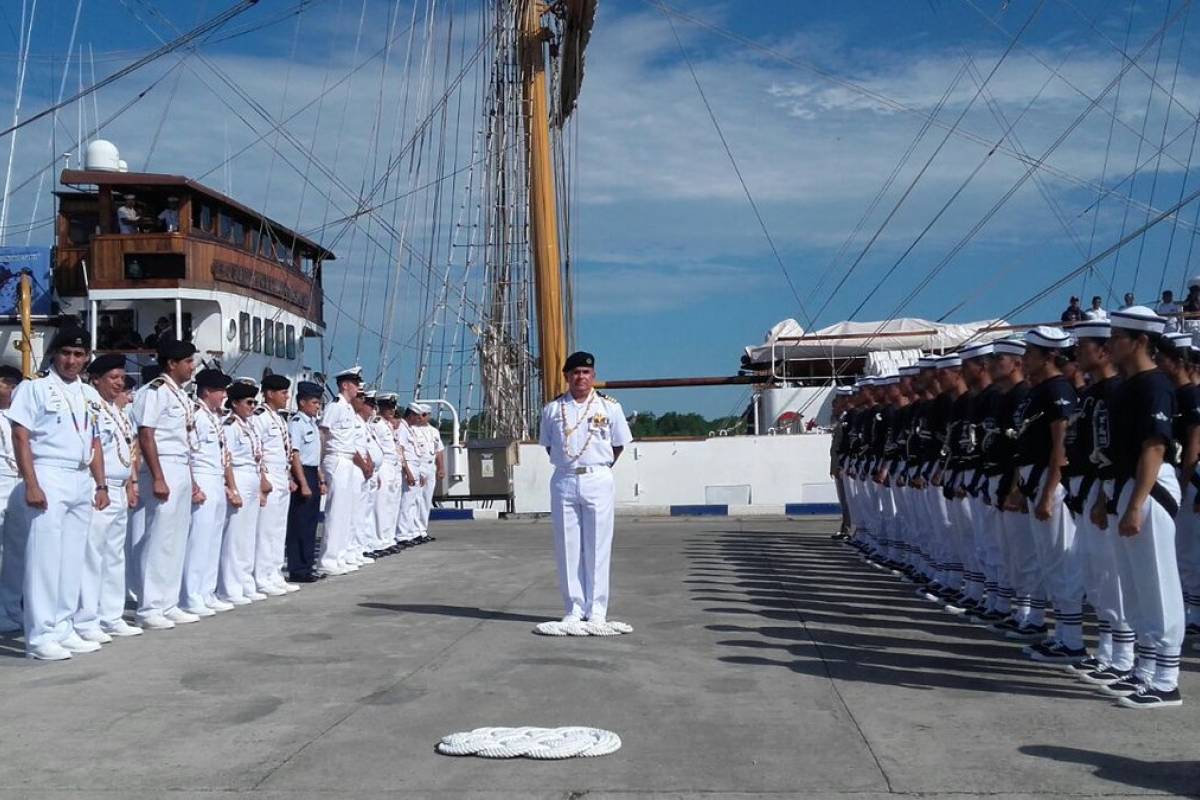 Armada del Ecuador inicia reclutamiento para Marino de Guerra | Metro ...