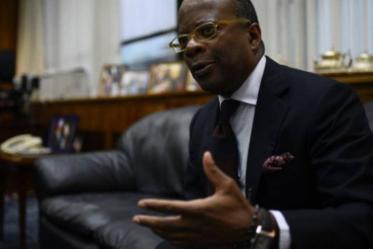 Todd Robinson: "Lo que estamos viendo es un sistema corrupto que se ...