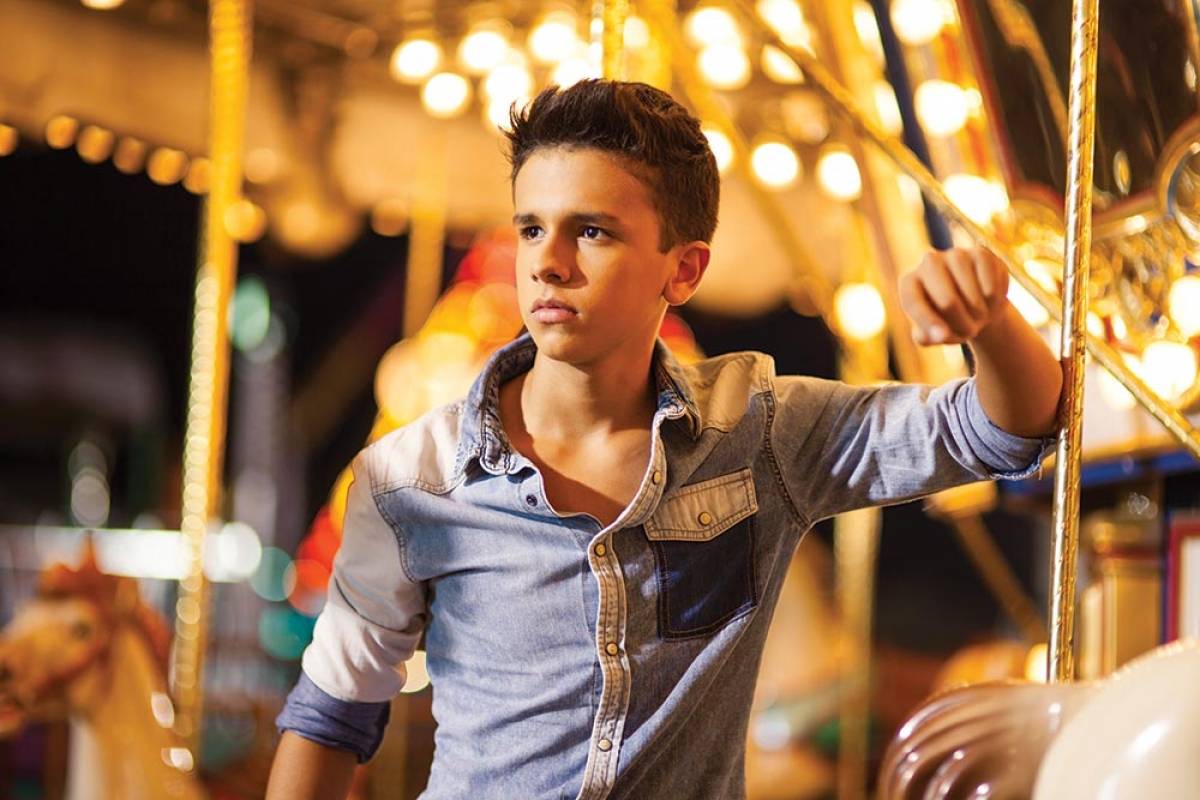 Maykel se estrena como compositor con "Bajo la lluvia" | Metro Ecuador