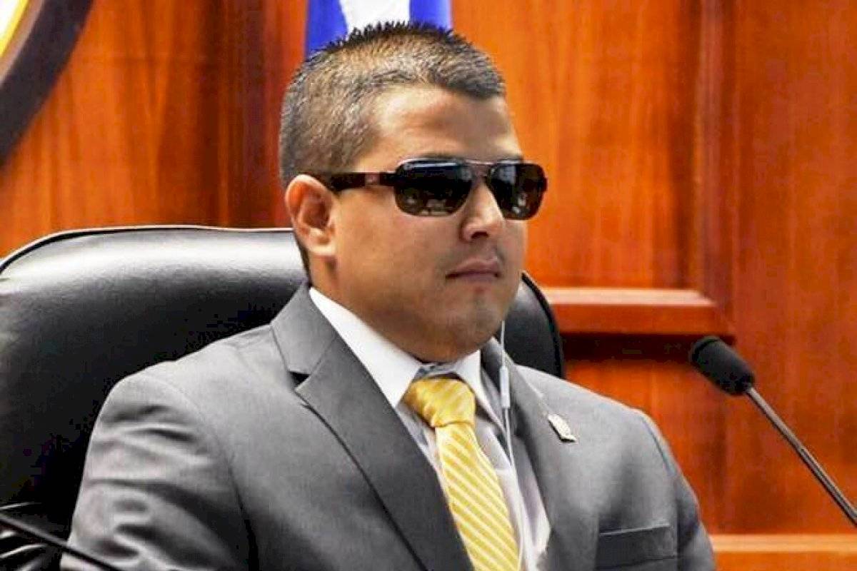 Nestor Alonso salió bajo fianza al pagar $1,000 | Metro