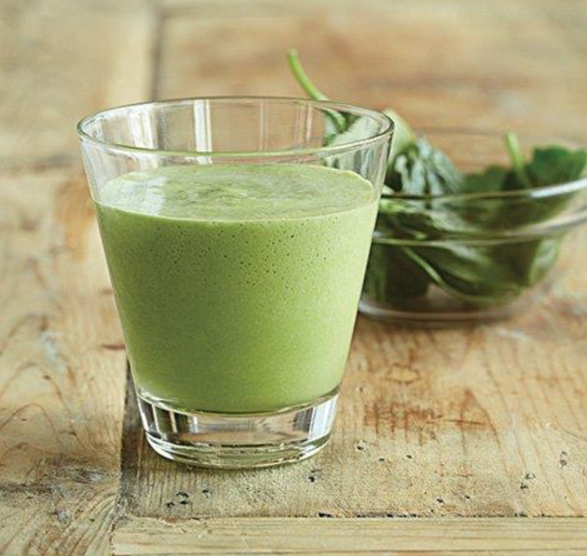 Recetas fáciles de smoothies verdes para cuidar tu figura