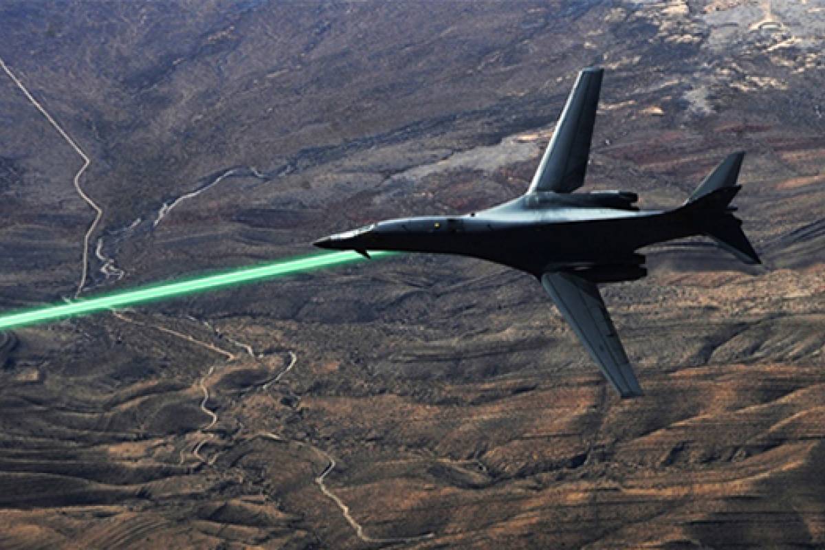 En serio: Ejército de EE.UU. pondrá armas láser en aviones de combate y ...