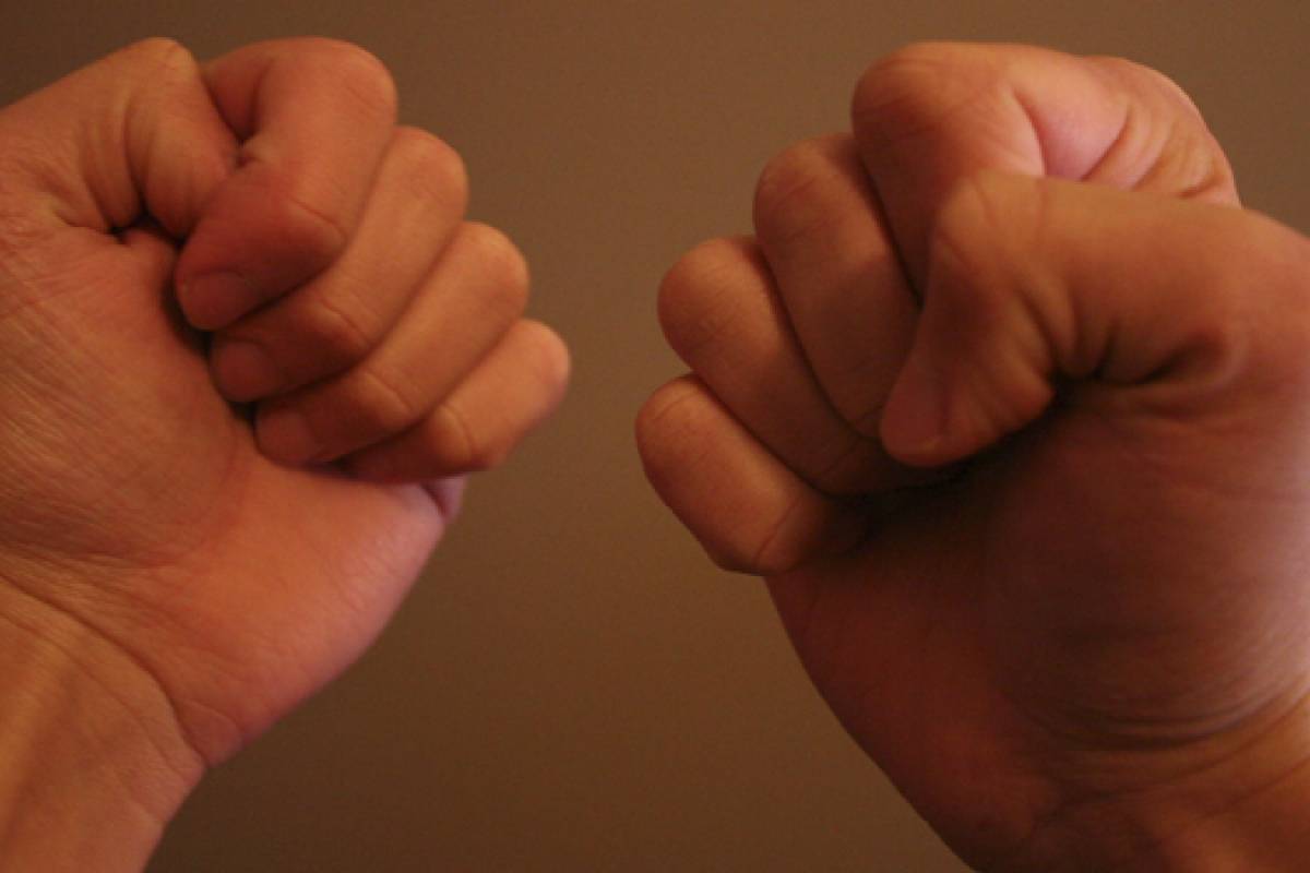 Empuñar las manos ayudaría al proceso de memorizar y recordar cosas
