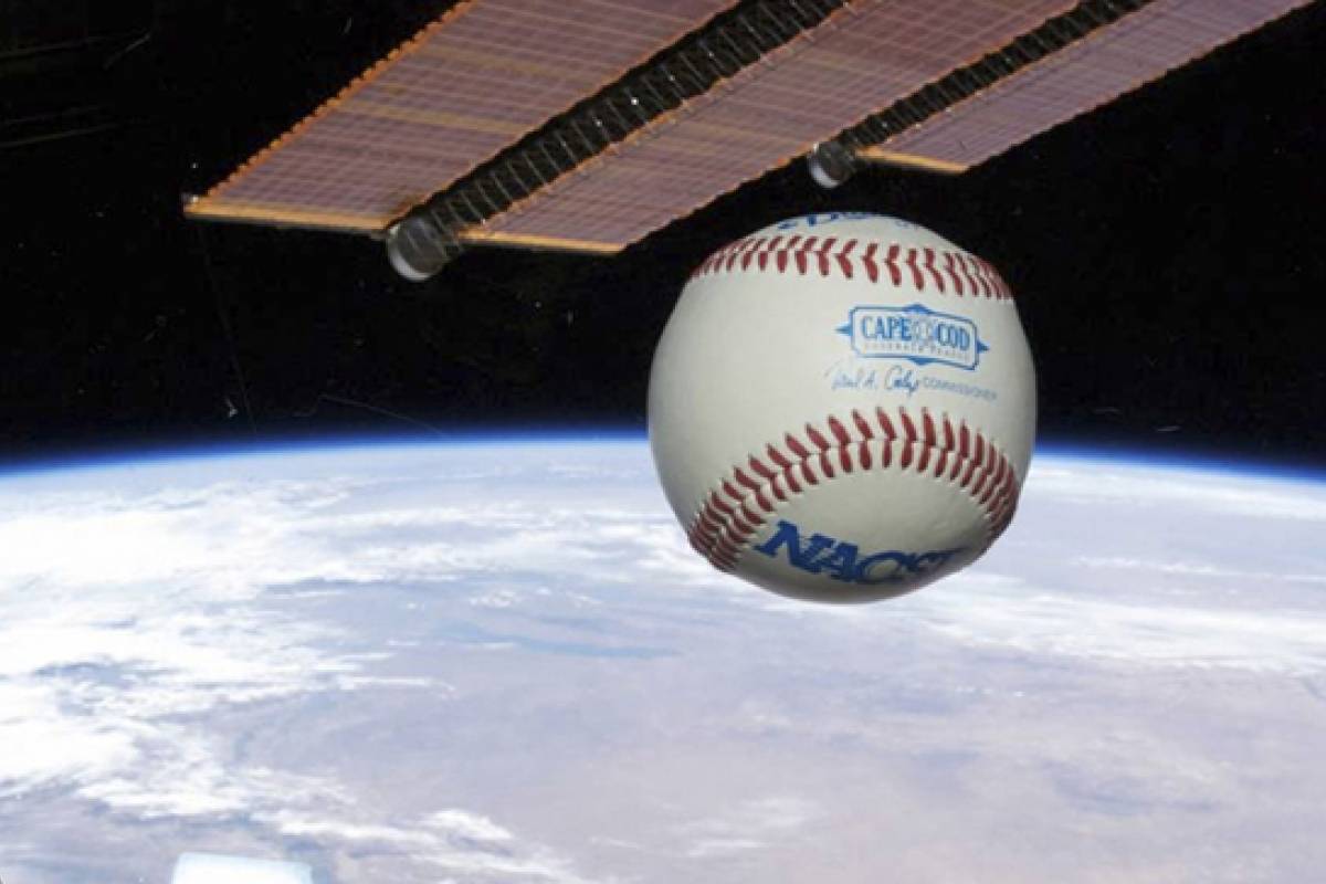 Así se juega béisbol en la Estación Espacial de la NASA