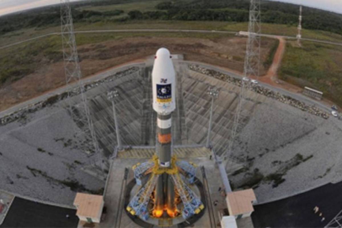 Chile: Fasat-Charlie se comunicó por primera vez desde la órbita