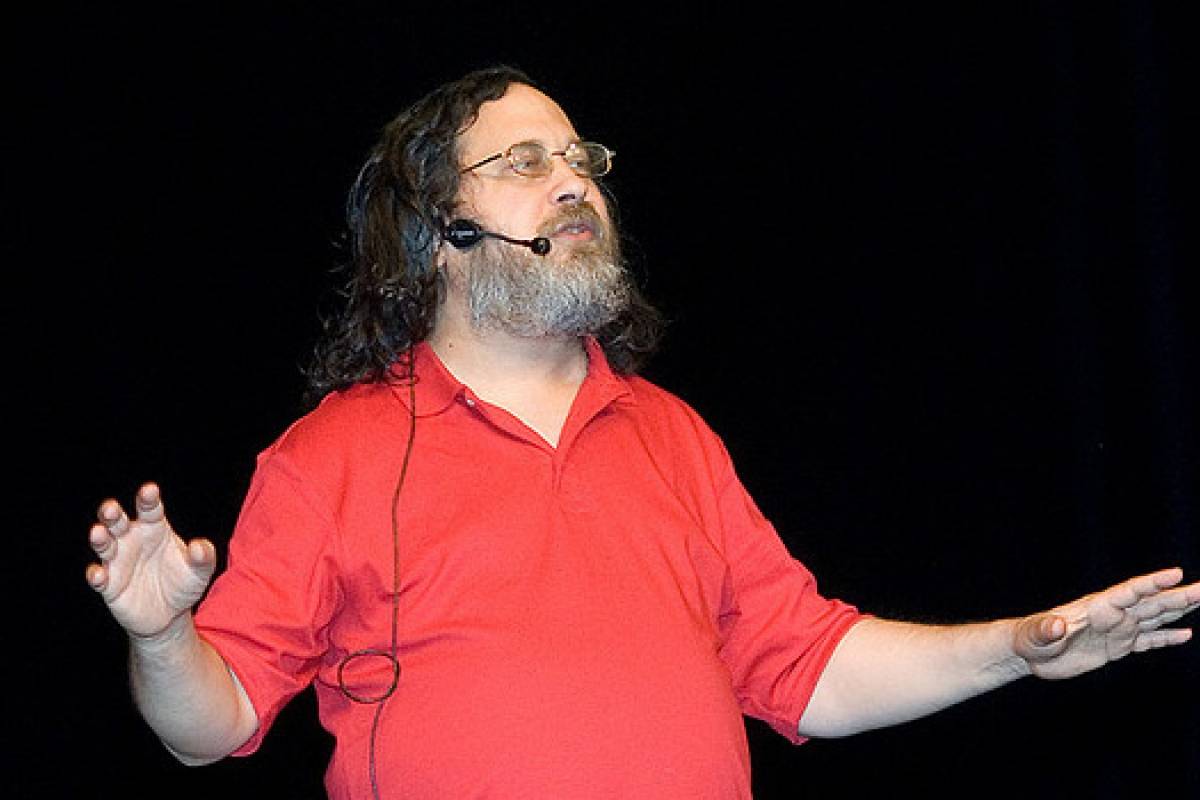 Argentina: Le robaron a Richard Stallman en su conferencia en Buenos Aires