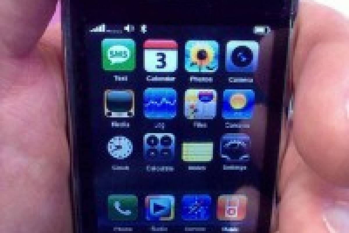 Se fue preso por reclamar 266 iPhones falsos