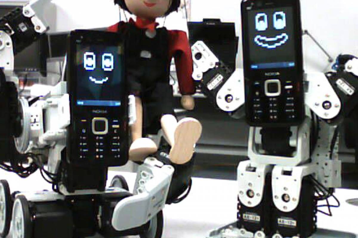 Robots hechos con un Nokia N82 (Video)