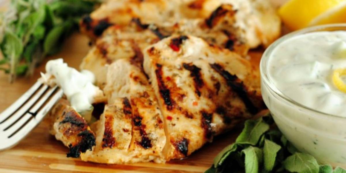 Cómo preparar un pollo griego - Sabrosía | Nueva Mujer