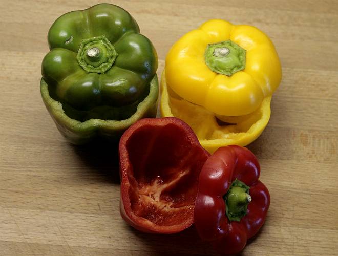 ¿Te gustan los pimentones? Pruébalos rellenos con quinoa - Sabrosía ...