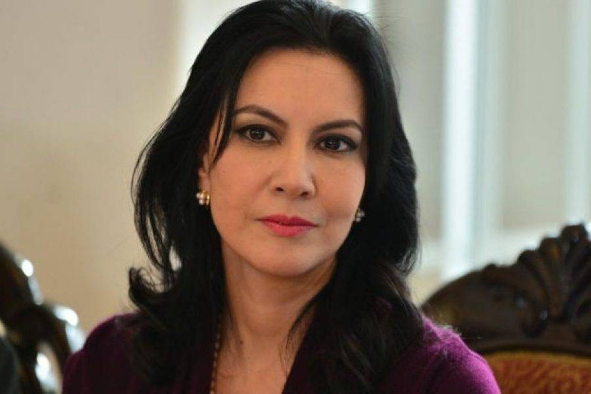 Tras la muerte de su padre, Zury Ríos presenta su nuevo partido ...