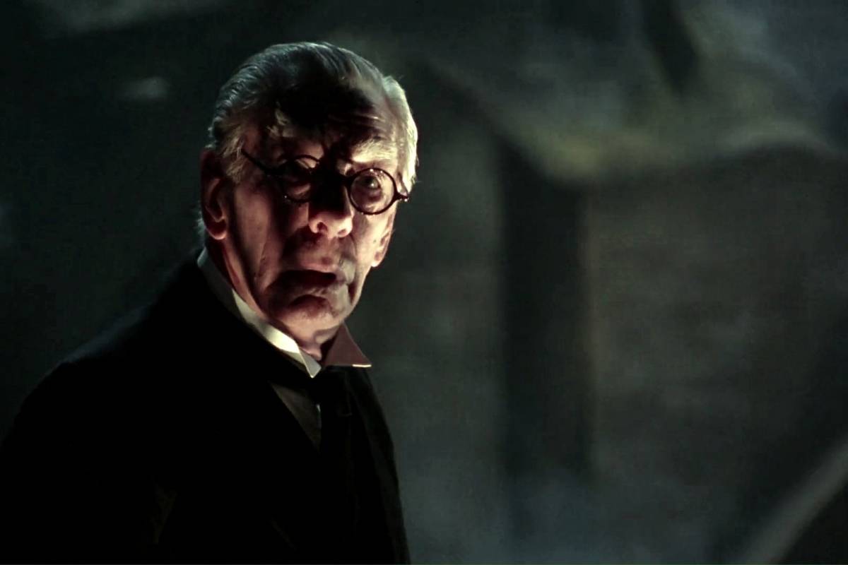 Alfred, el mayordomo de Batman, tendrá su propia serie de TV