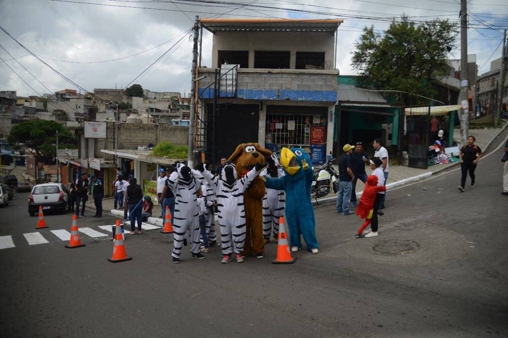 EN IMÁGENES. "Ponen a rayas" a Ciudad Peronia para respetar al peatón | Publinews