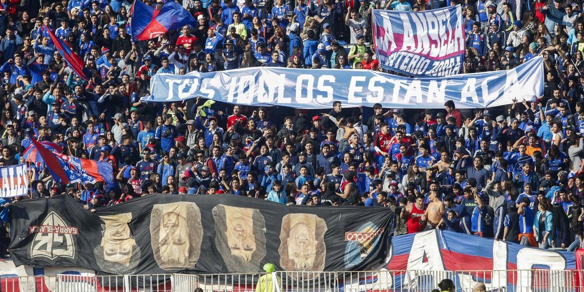 La U tuvo su Banderazo en el Nacional con Kudelka visitando el memorial ...