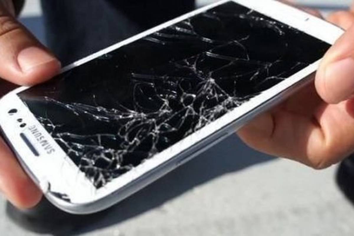 La pantalla rota de tu smartphone se arreglará sola