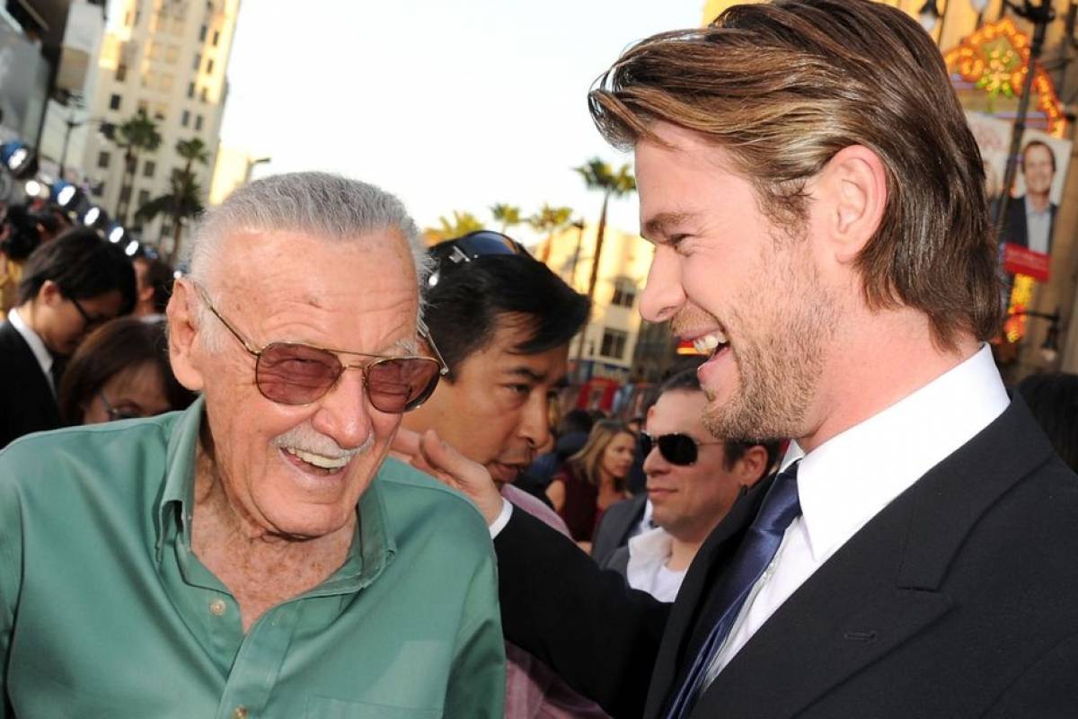 El hermoso gesto que Chris Hemsworth organizó para el funeral de Stan ...