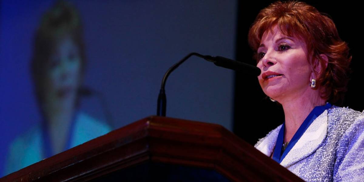 Isabel Allende recibe el "Oscar de la Literatura" en Estados Unidos ...