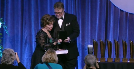 Isabel Allende recibe el “Oscar de la Literatura” en Estados Unidos