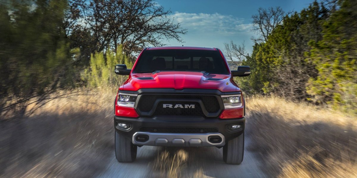 Estrenan nueva puerta trasera multifuncional en la Ram 1500 | Metro