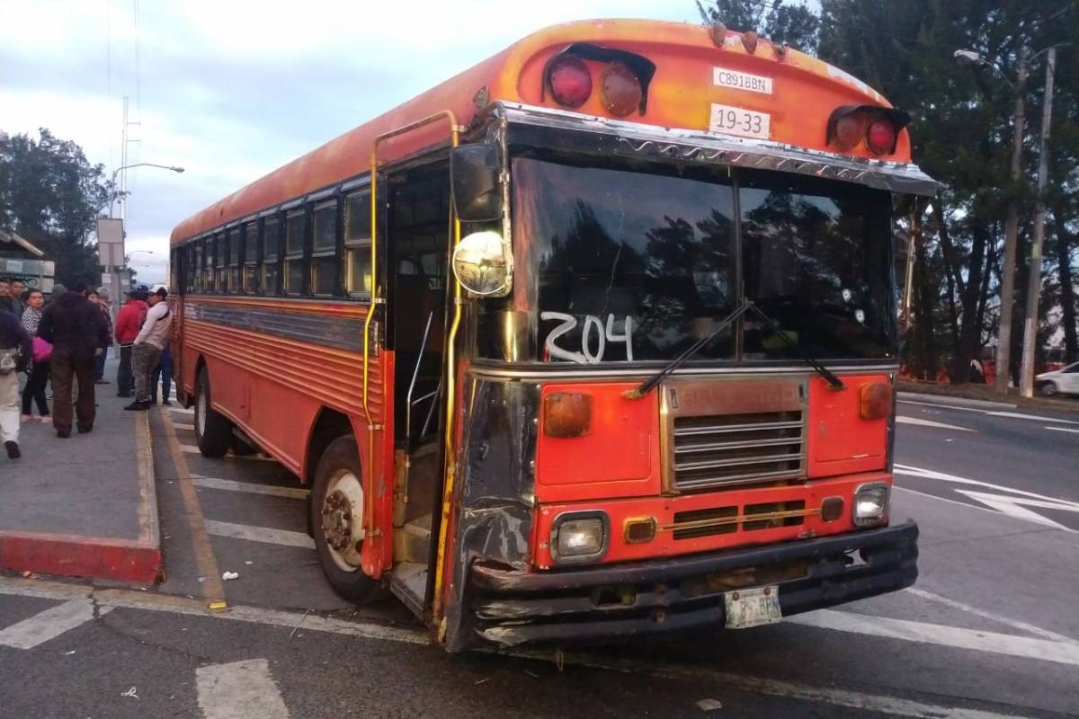 Disparan contra autobús de la ruta 204 en el Periférico | Publinews