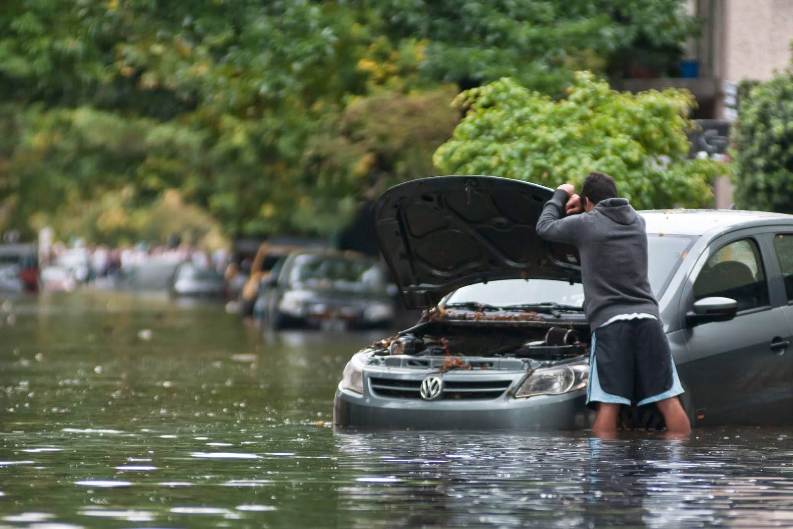Tips básicos para cuidar tu auto de las lluvias y encharcamientos