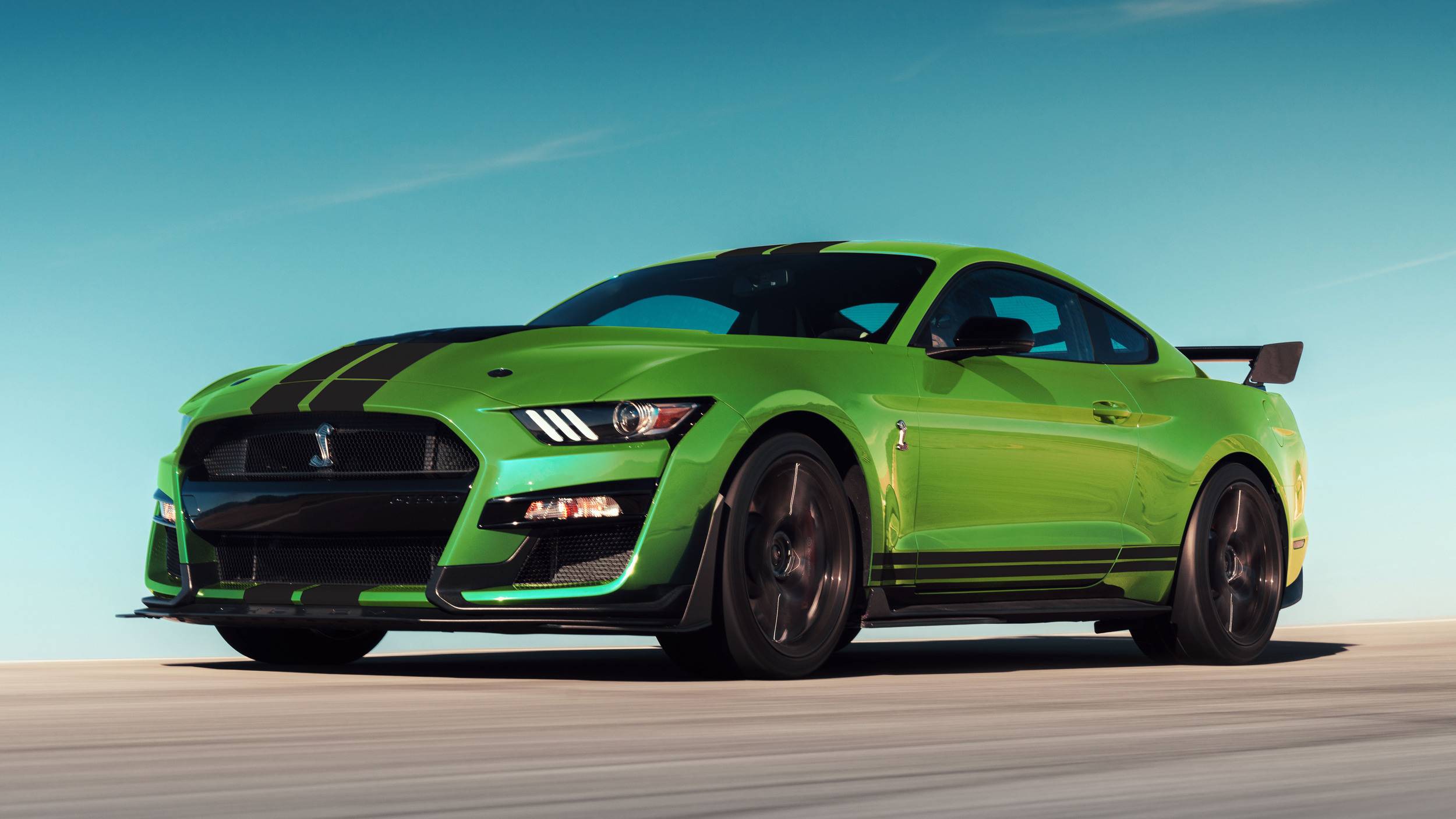 Shelby GT500 se presenta en color verde, por Saint Patricks Day