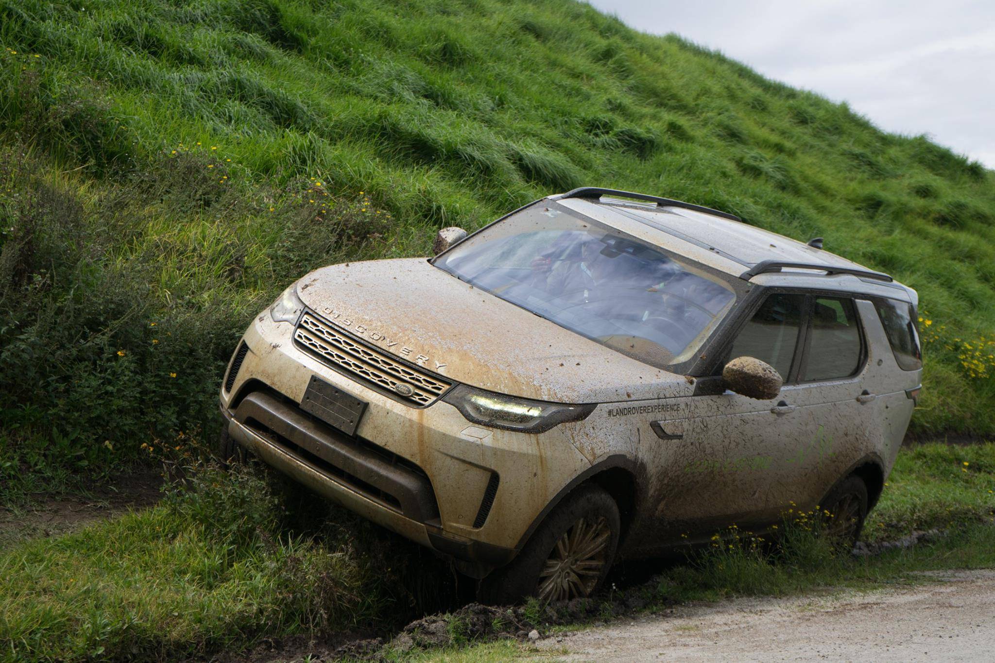 Jaguar Land Rover celebra un año de tener filial en México