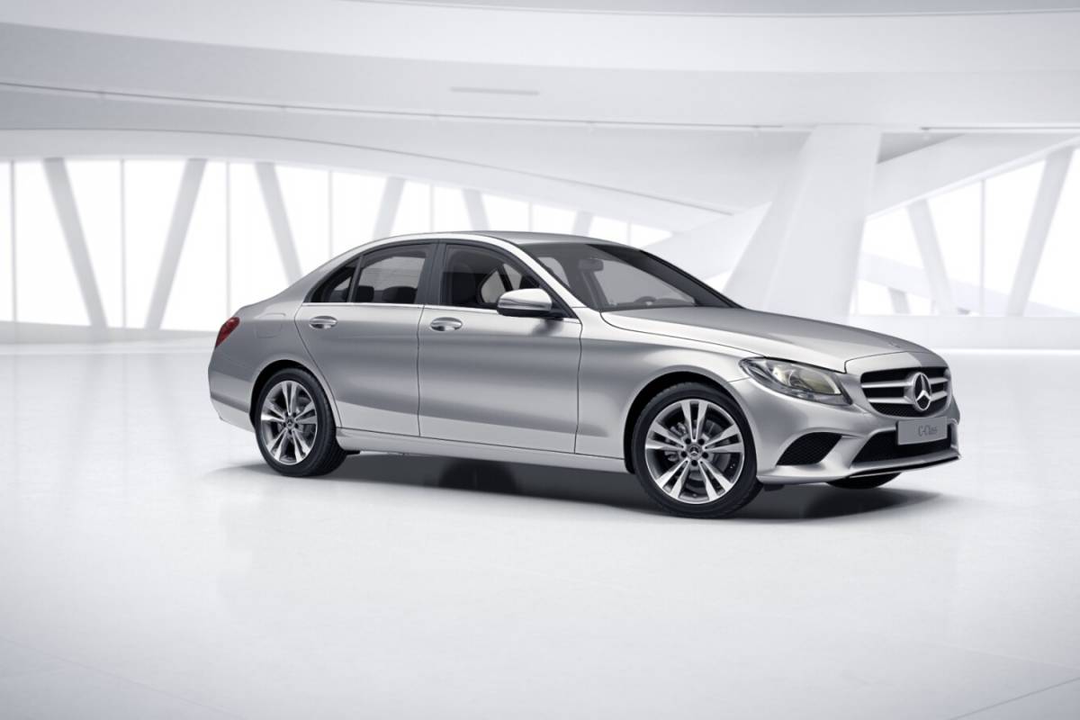 Mercedes-Benz empieza el último semestre del año con fuerza | Metro Ecuador