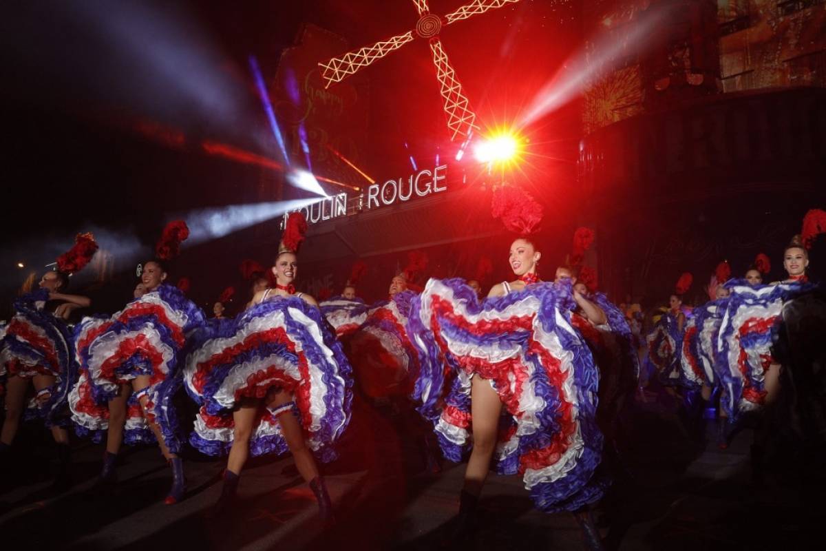 Moulin Rouge celebra sus 130 años con el espectáculo can-can en la ...