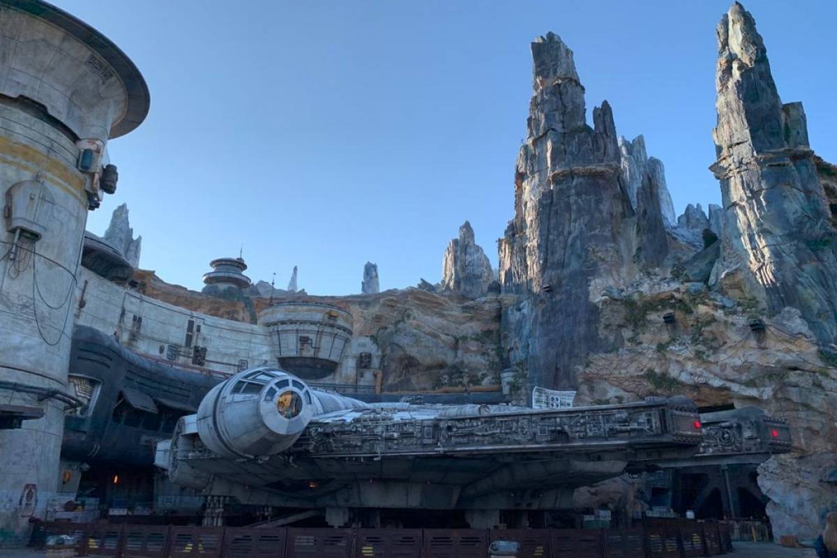 Recorrido por el planeta 'Batuu' de Star Wars: Galaxy's Edge | Metro