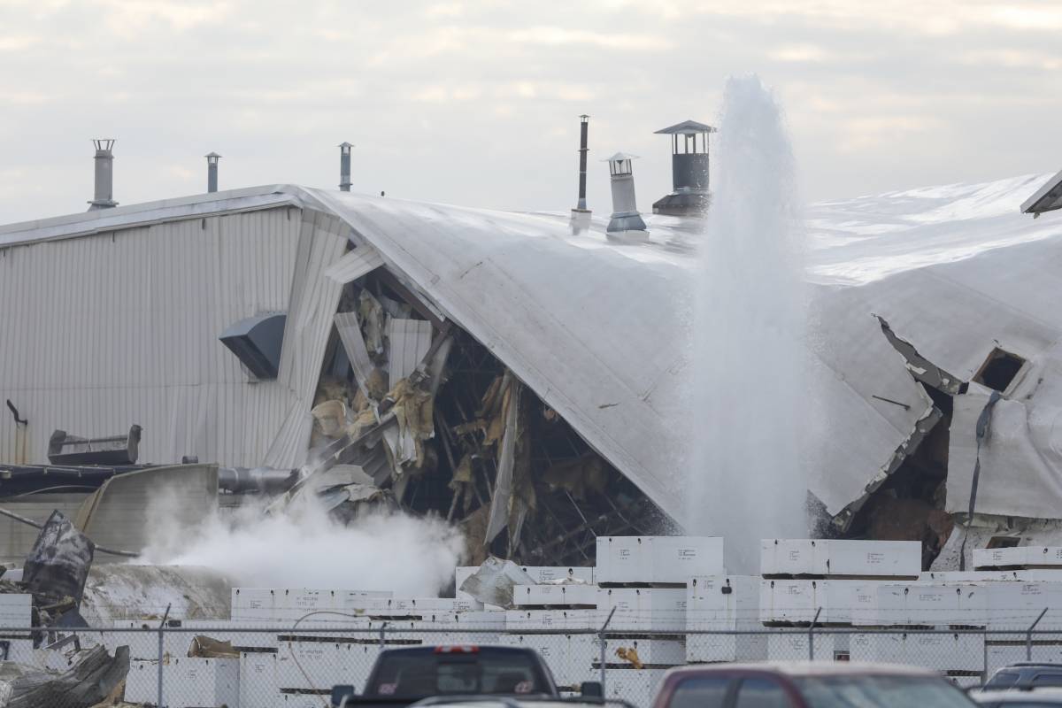 Varios heridos por explosión de fábrica en Kansas | Metro
