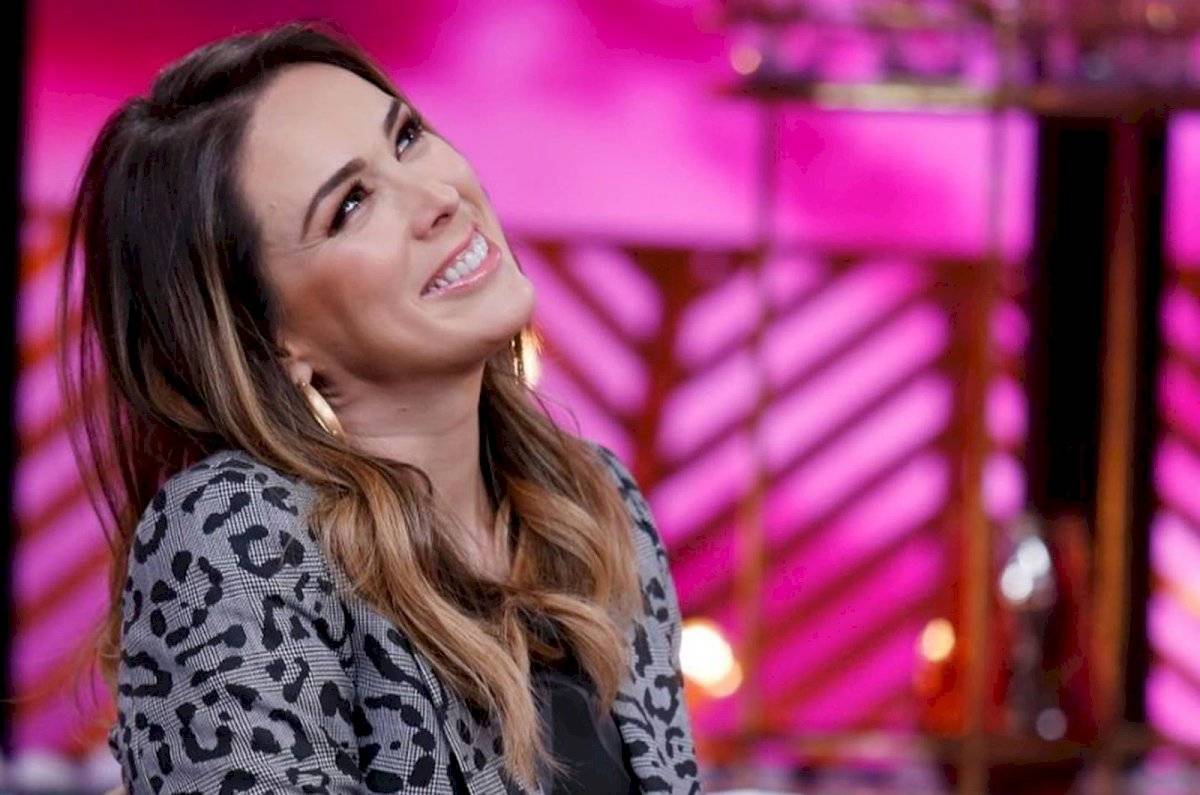 Jacky Bracamontes se tiñe de rubio y divide opiniones | Publimetro México