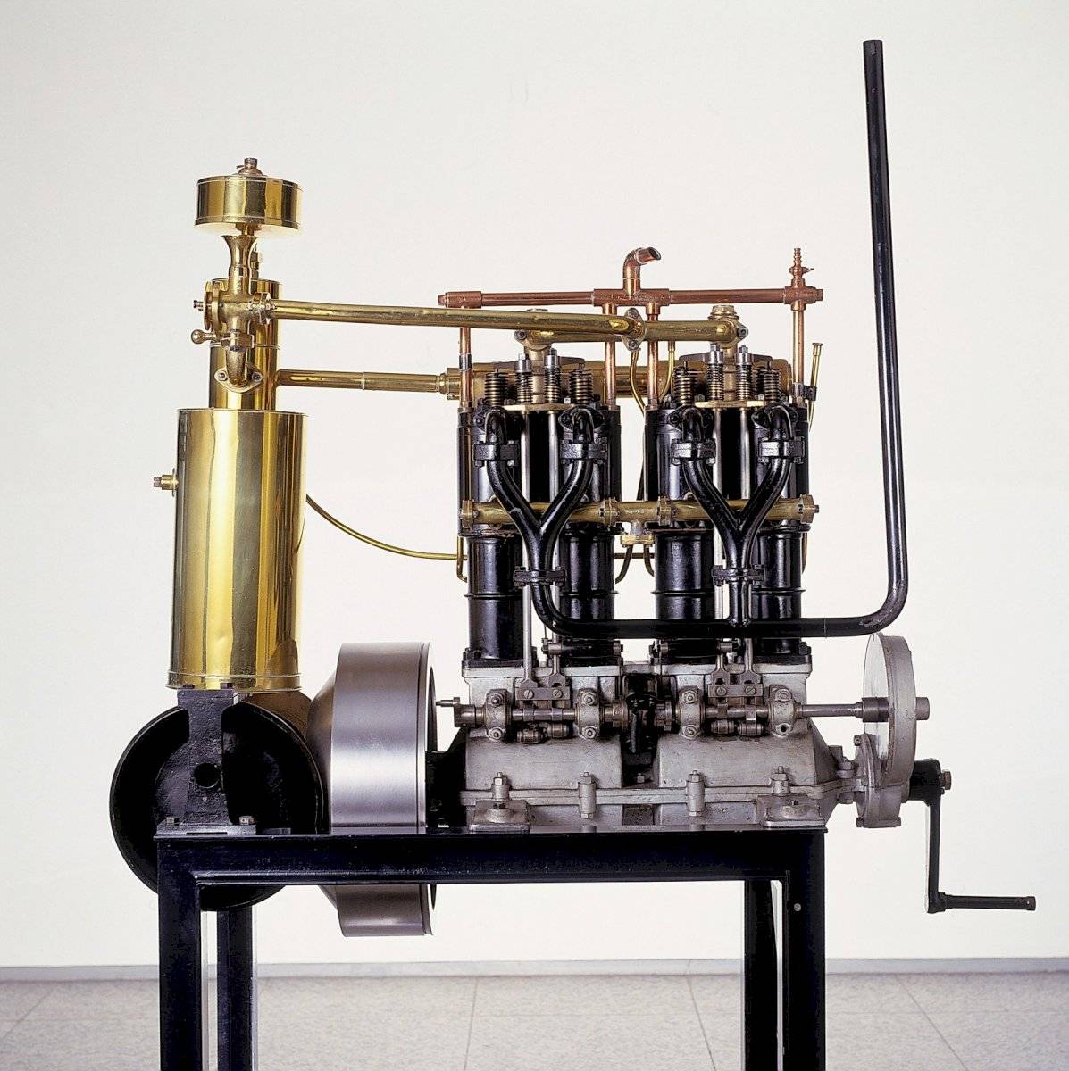 El primer motor de Mercedes-Benz cumple 135 años | Publimetro México