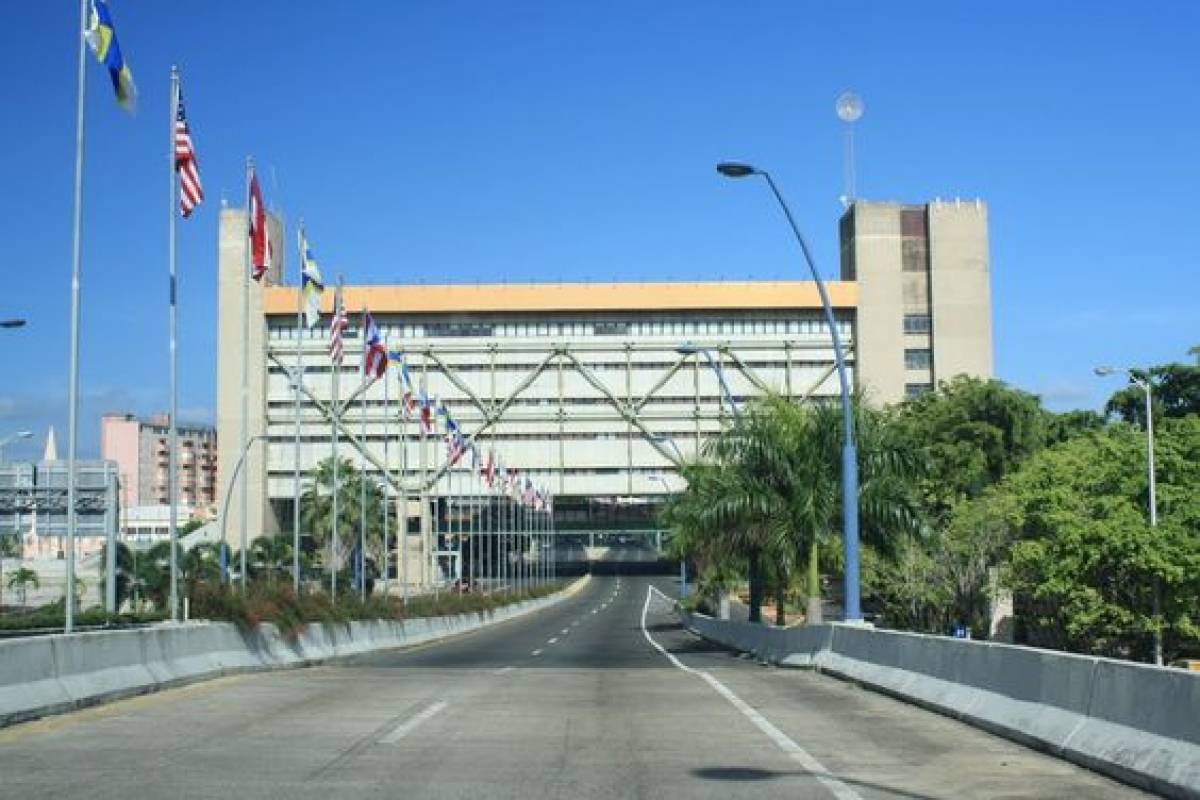 Municipio de Bayamón aumenta salario mínimo a sus empleados | Metro