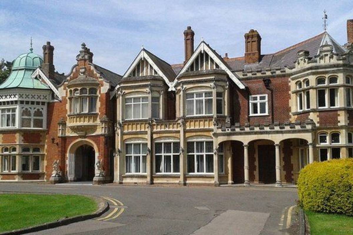 Facebook dona más de un millón de dólares a Bletchley Park, donde se ...