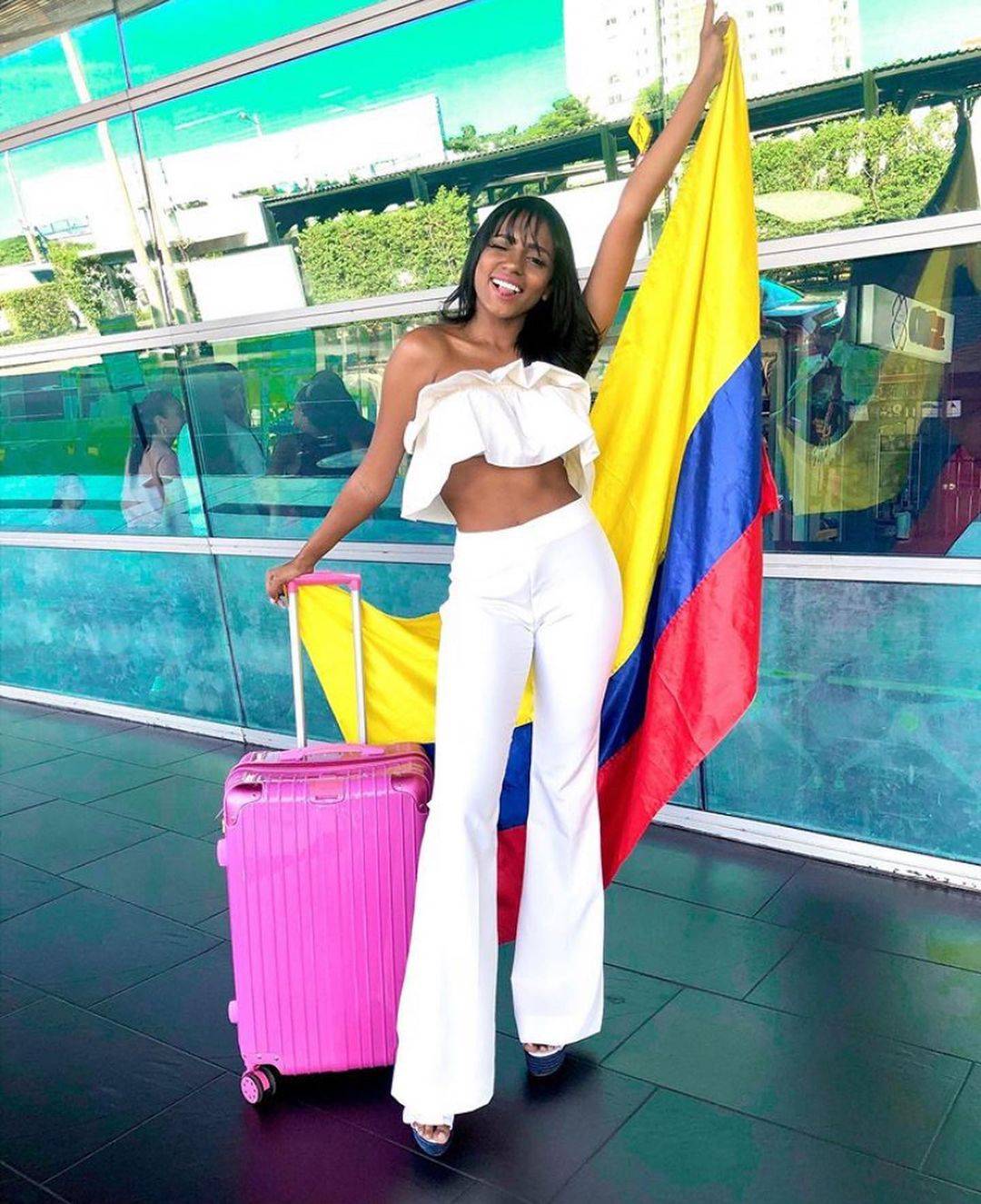 Influencer colombiana viajó en toalla en el metro: "No alcancé a ...