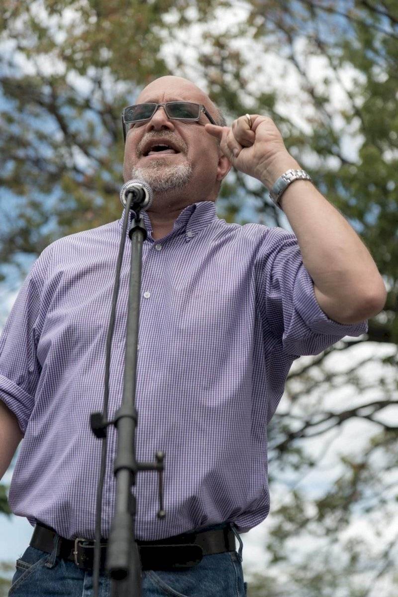 Senador electo Bernabe emplaza a Presidente UPR a defender la universidad