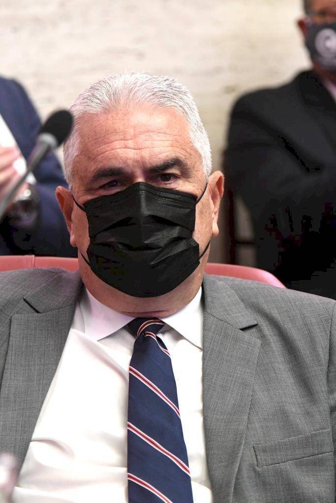 Senador Villafañe... ¿Está con el Lado Oscuro o con la Fuerza?