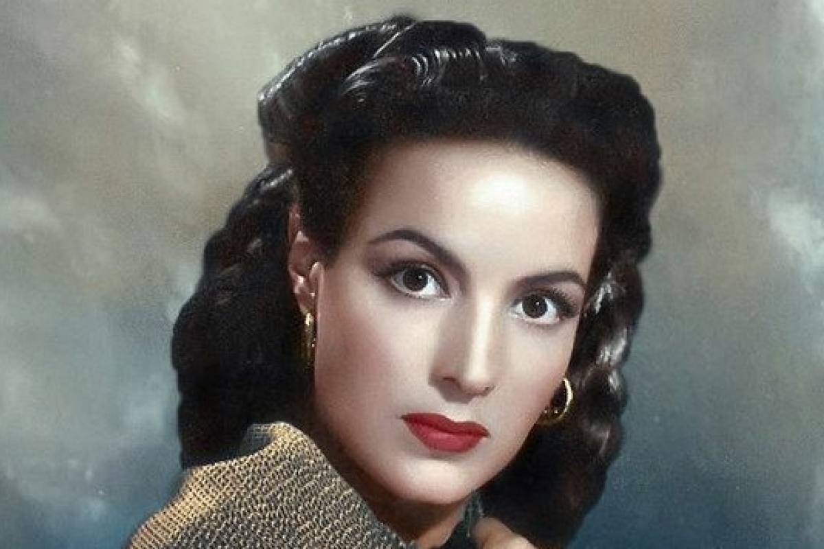 Los leggings se postulan como tendencia este 2021 y María Félix nos da ...