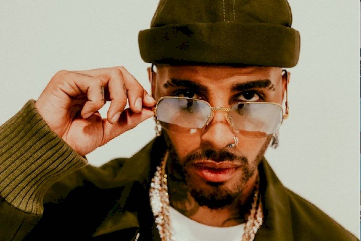 Rauw Alejandro estrena el video de su sencillo "Desenfocao" | Metro